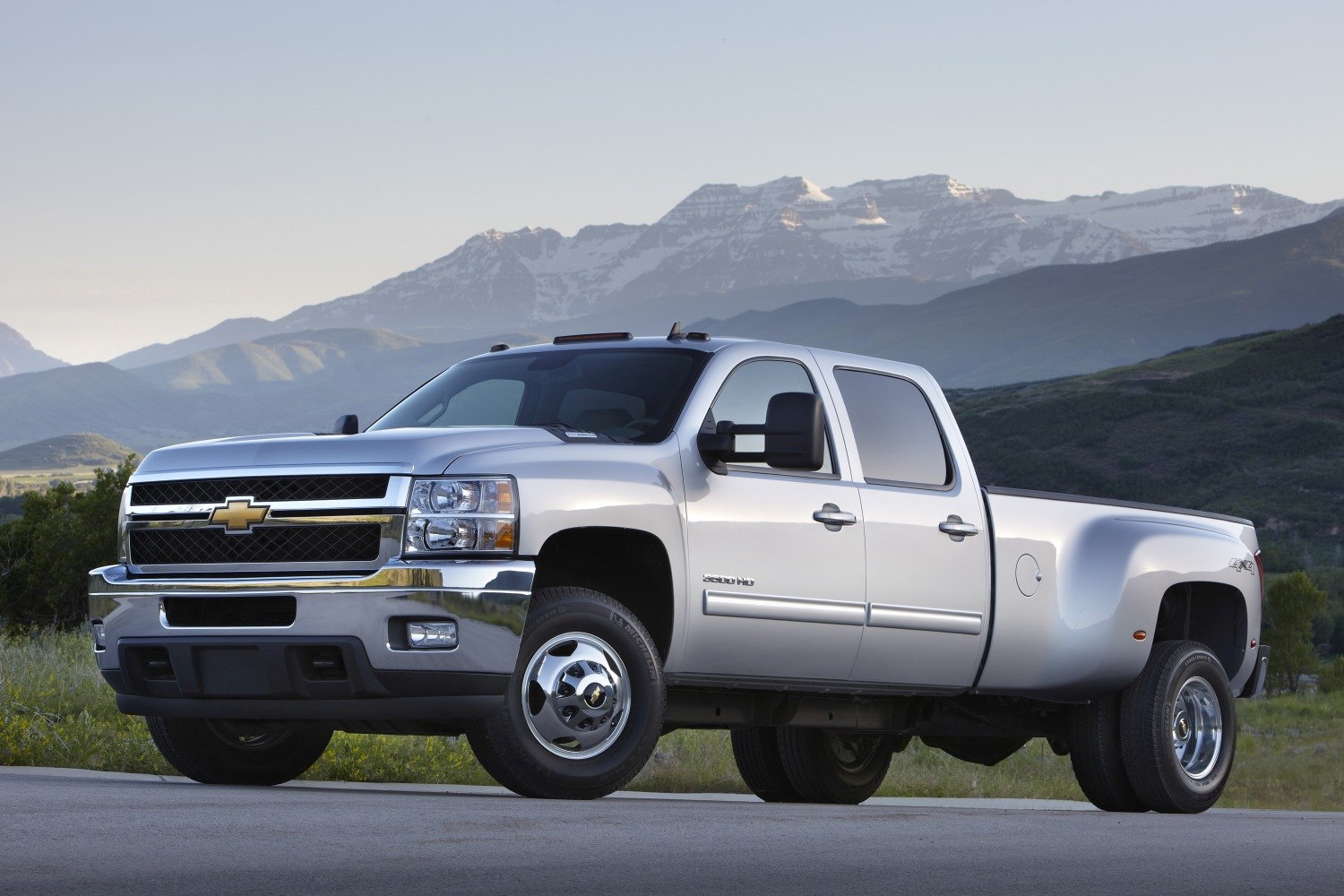 Chevrolet Silverado 3500 HD II (GMT900, facelift 2011) Crew Cab Long ...